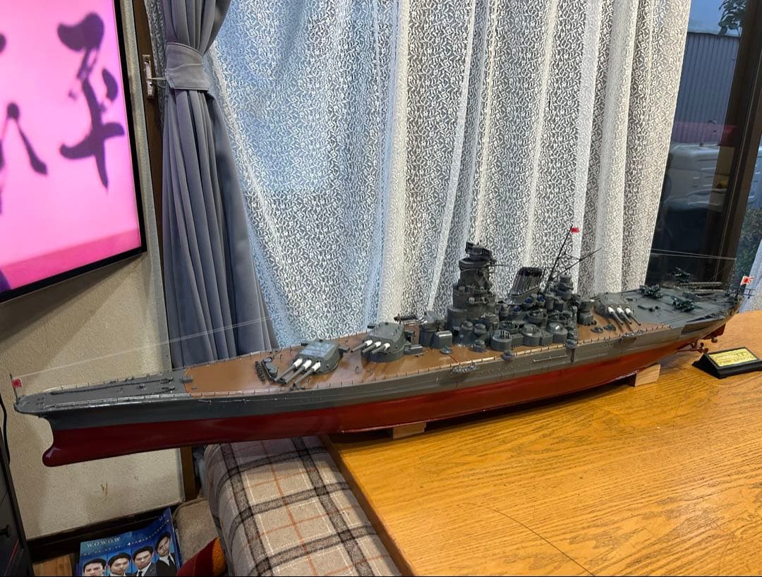 超大型戦艦大和1350mmテーブルからはみ出ます。精密製作完成品、送料込み販売