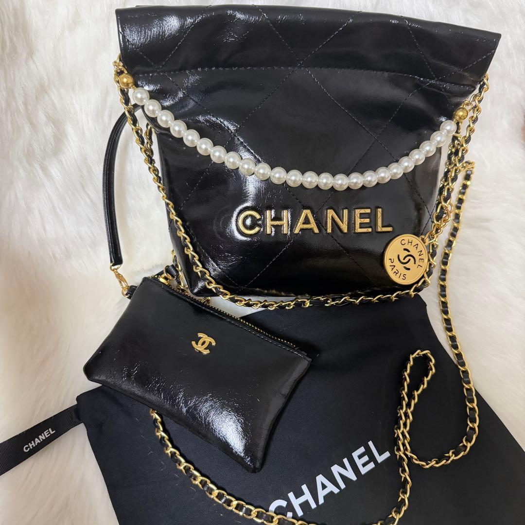 r*n様 CHANEL ノベルティ チェーンバッグ パール ポーチ付き