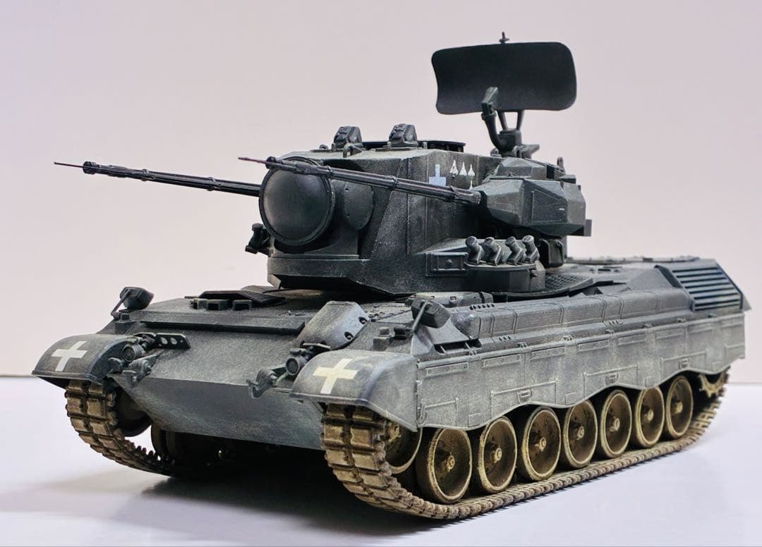 タミヤ　1/35 ゲパルト　完成品　戦車　模型　プラモデル　