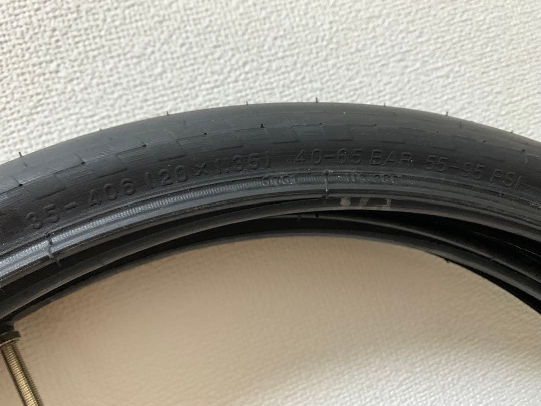 SCHWALBE KOJAK 20インチタイヤ 406 + チューブセット