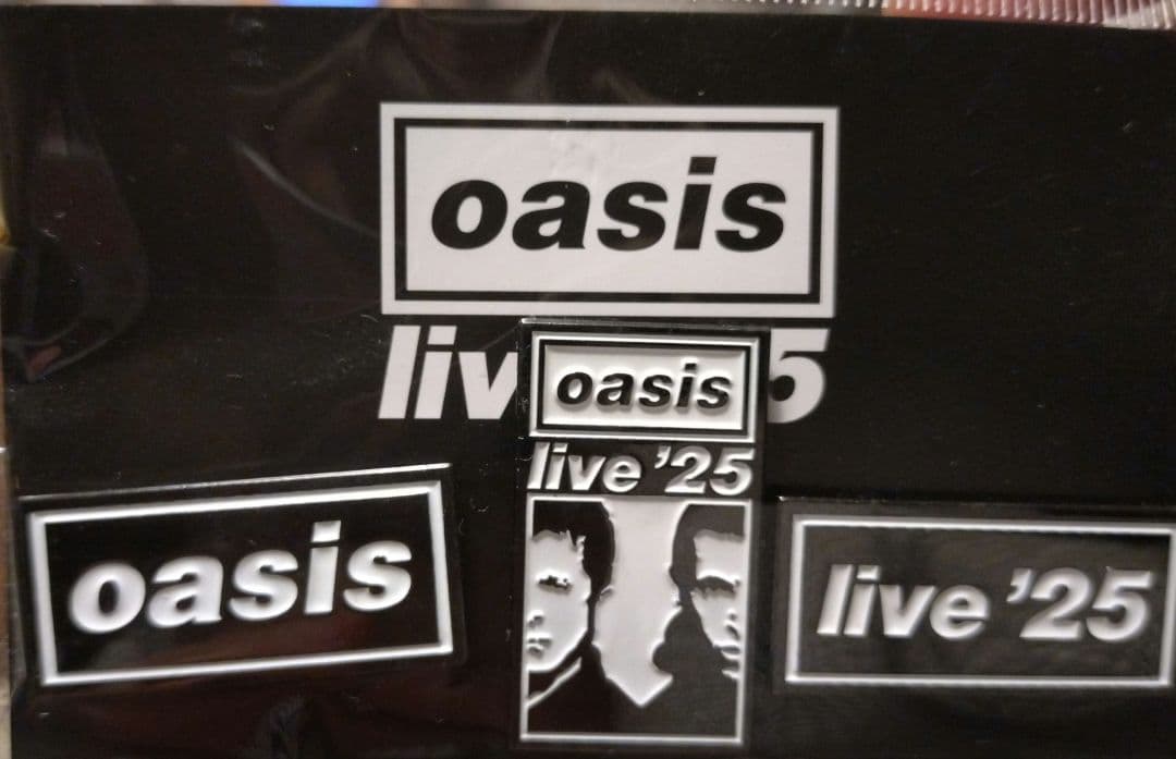 oasis 限定ピンバッチ　３つセット