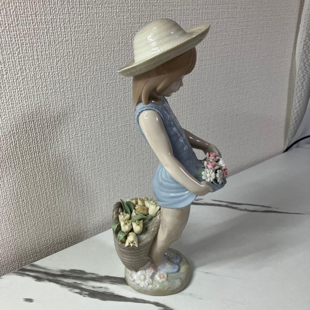 LLADRO リヤドロ 1284 花を持つ少女 フィギュリン 箱付