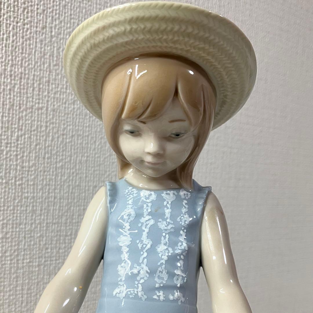 LLADRO リヤドロ 1284 花を持つ少女 フィギュリン 箱付