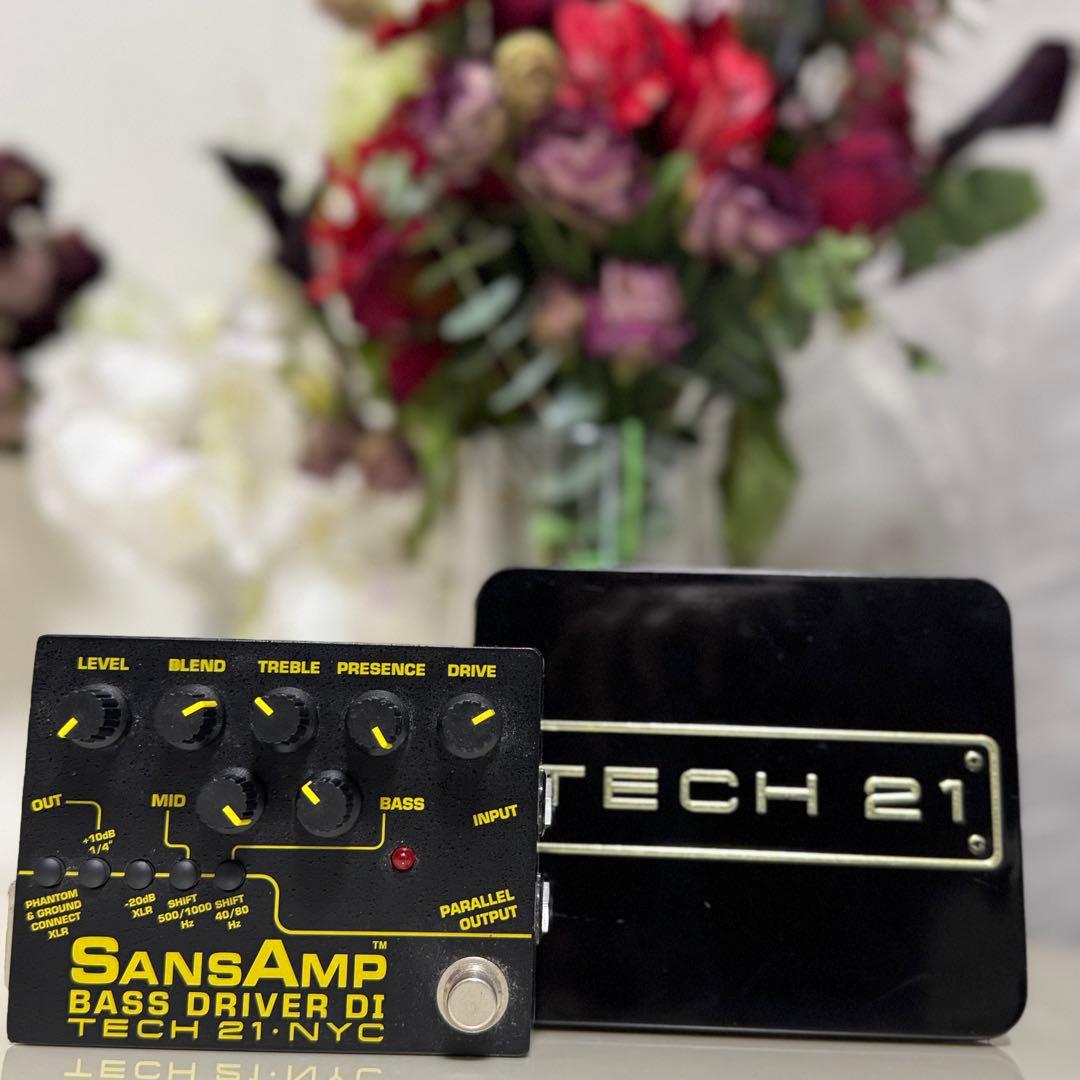 Tech 21 SansAmp Bass D DI 箱付き