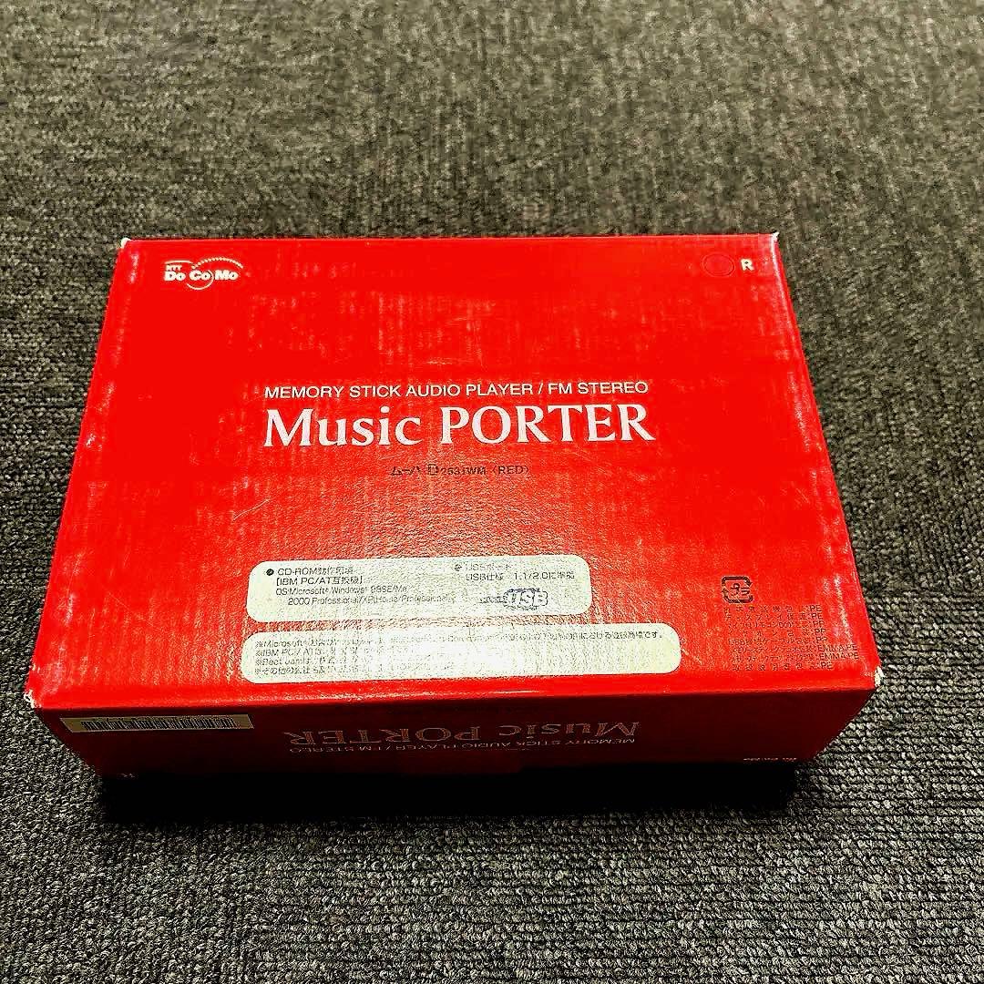 未使用ドコモ ムーバ　D253iwm music porter RED ガラケー
