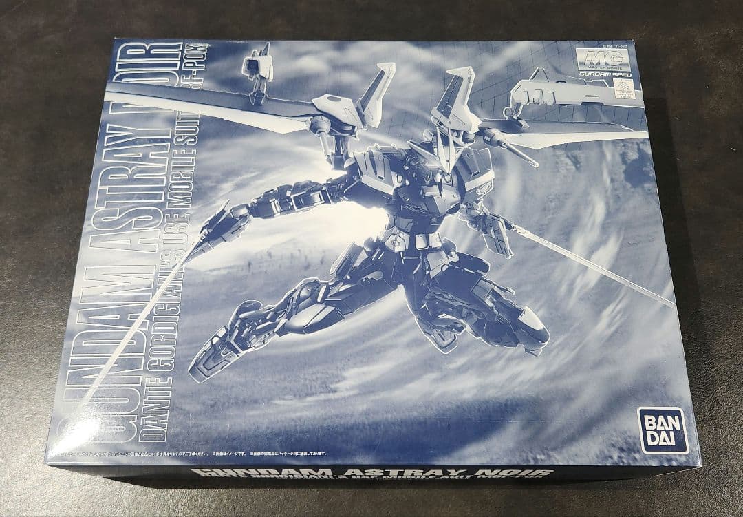 GUNDAM ASTRAY NOIR 1/100 MG プレミアムバンダイ