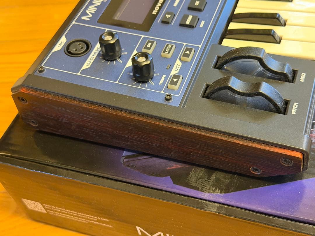 Novation MININOVA シンセサイザー