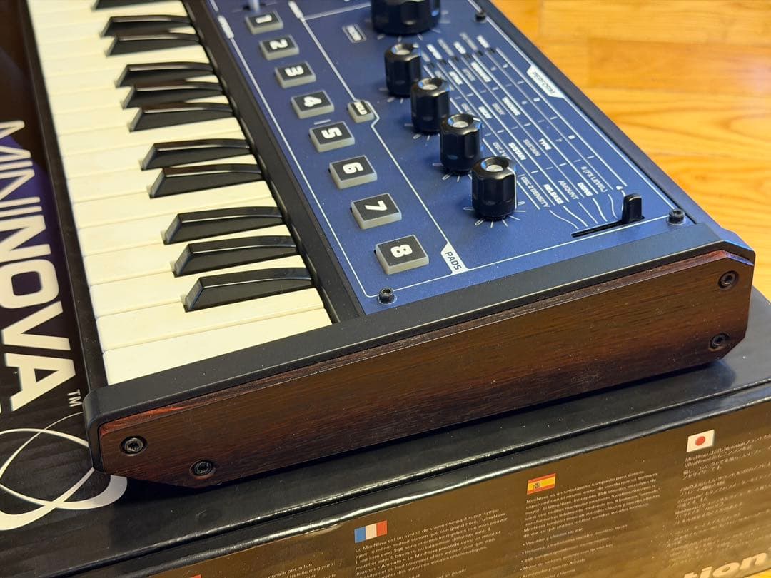 Novation MININOVA シンセサイザー