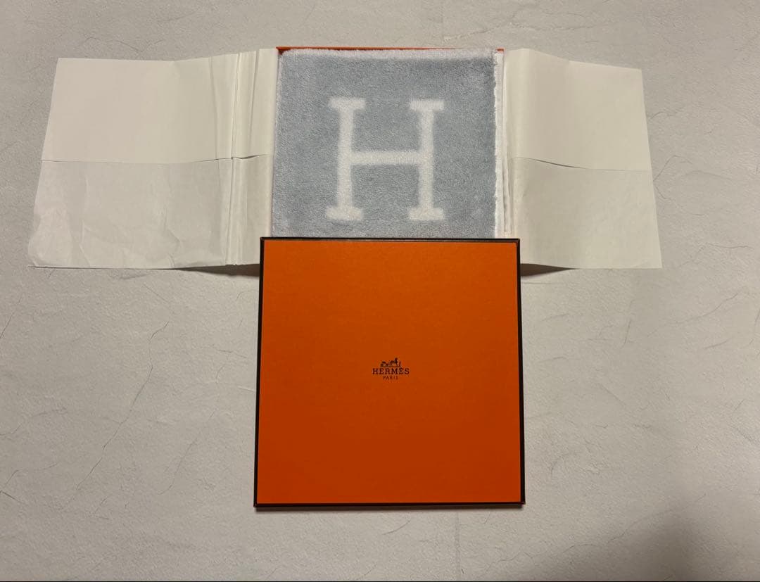 【未使用】エルメスHERMÈS アヴァロンカレ タオル　ライトブルー 綿100%