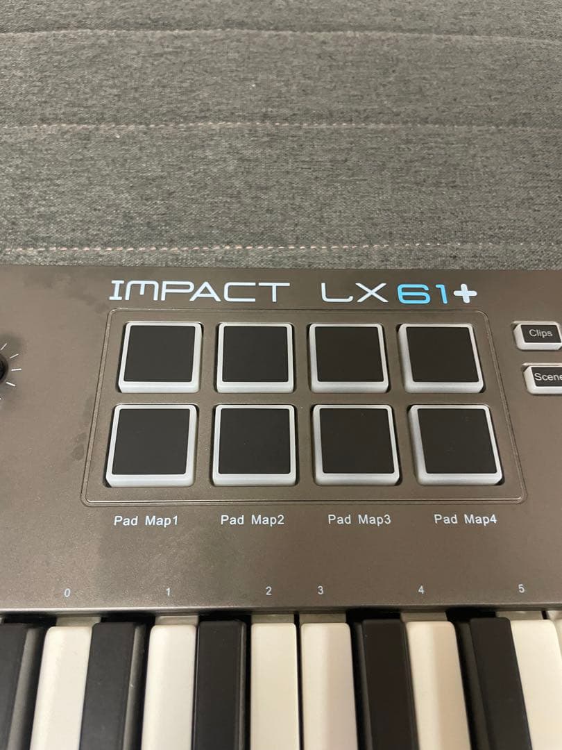 nektar IMPACT LX61+ カバー コード付き