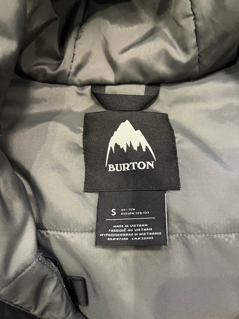 値下げしました！BURTON キッズ　スノーボードウェア 130