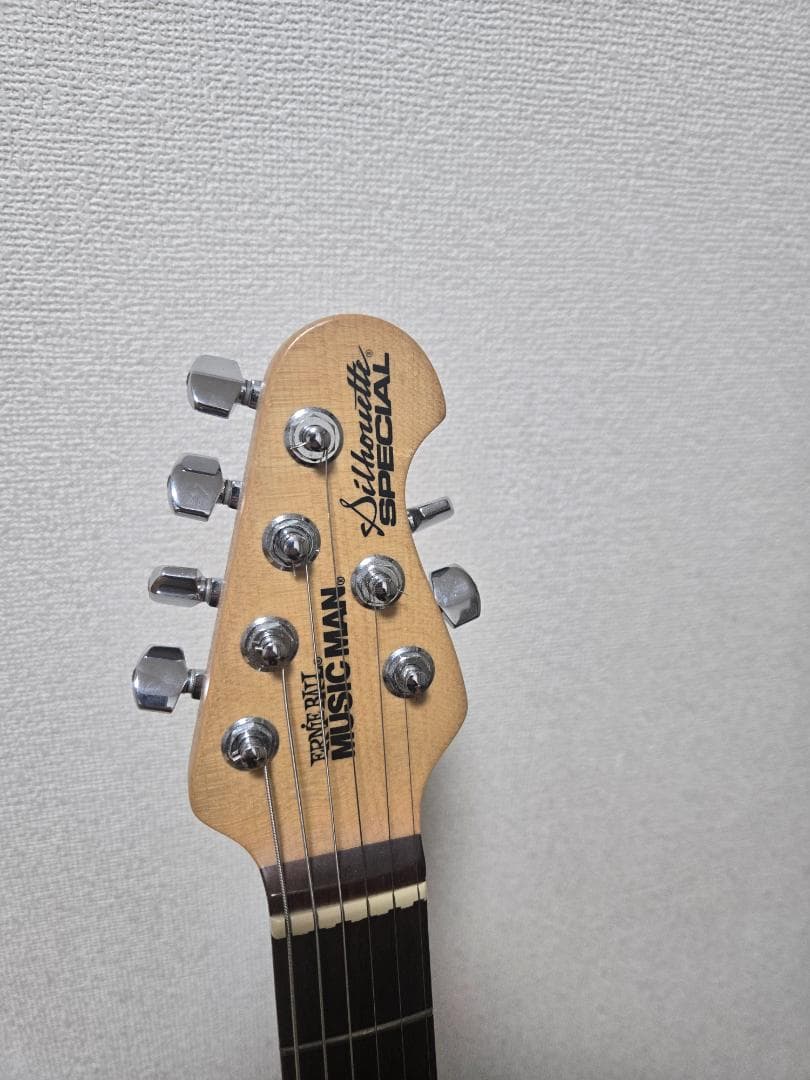 ギター MUSIC MAN Silhouette Special