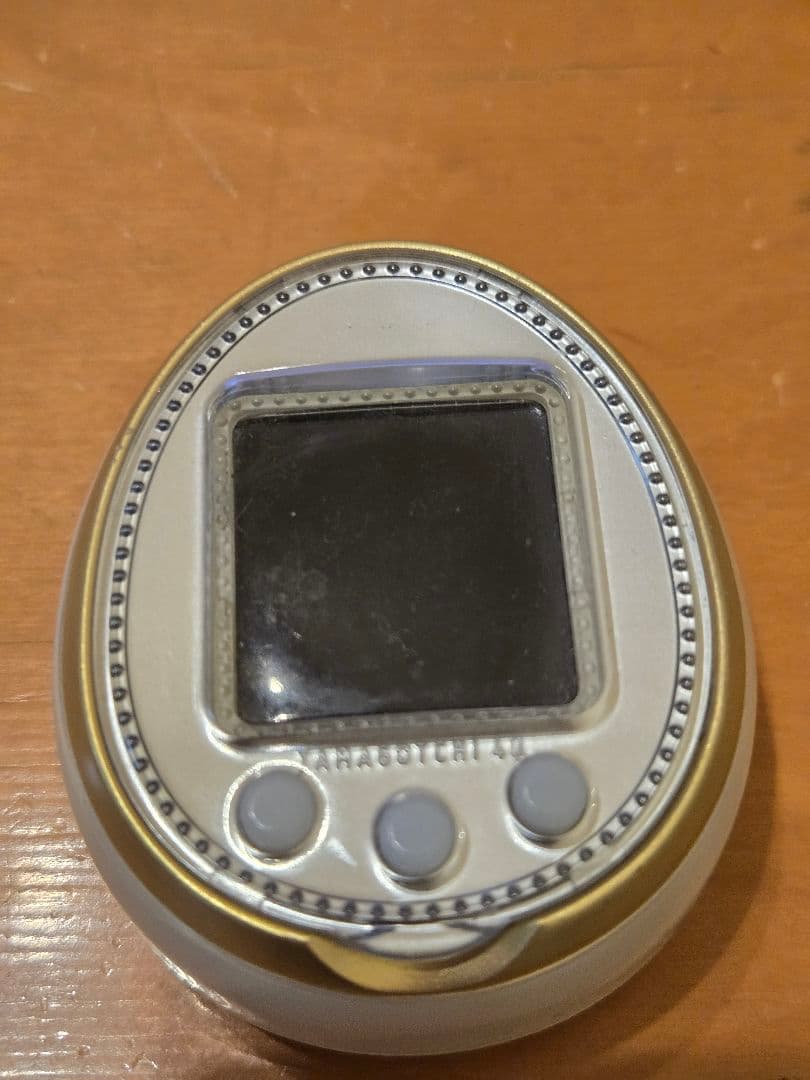 たまごっち4U 白 ホワイト tamagotchi
