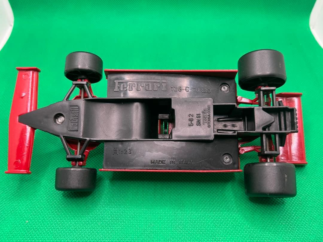 Ferrari F1カー ミニカー レッド 1/43