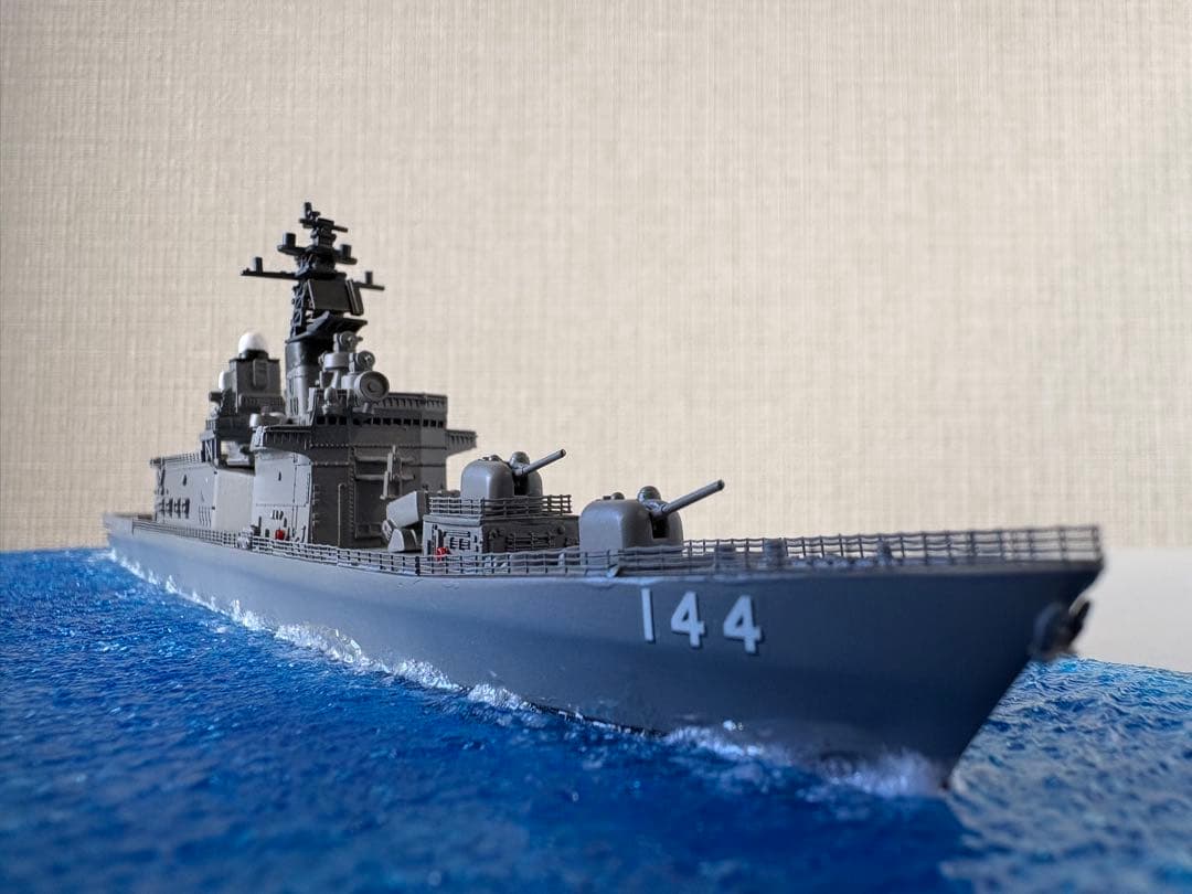 1/700 海上自衛隊　護衛艦くらま　全塗装　洋上ジオラマ