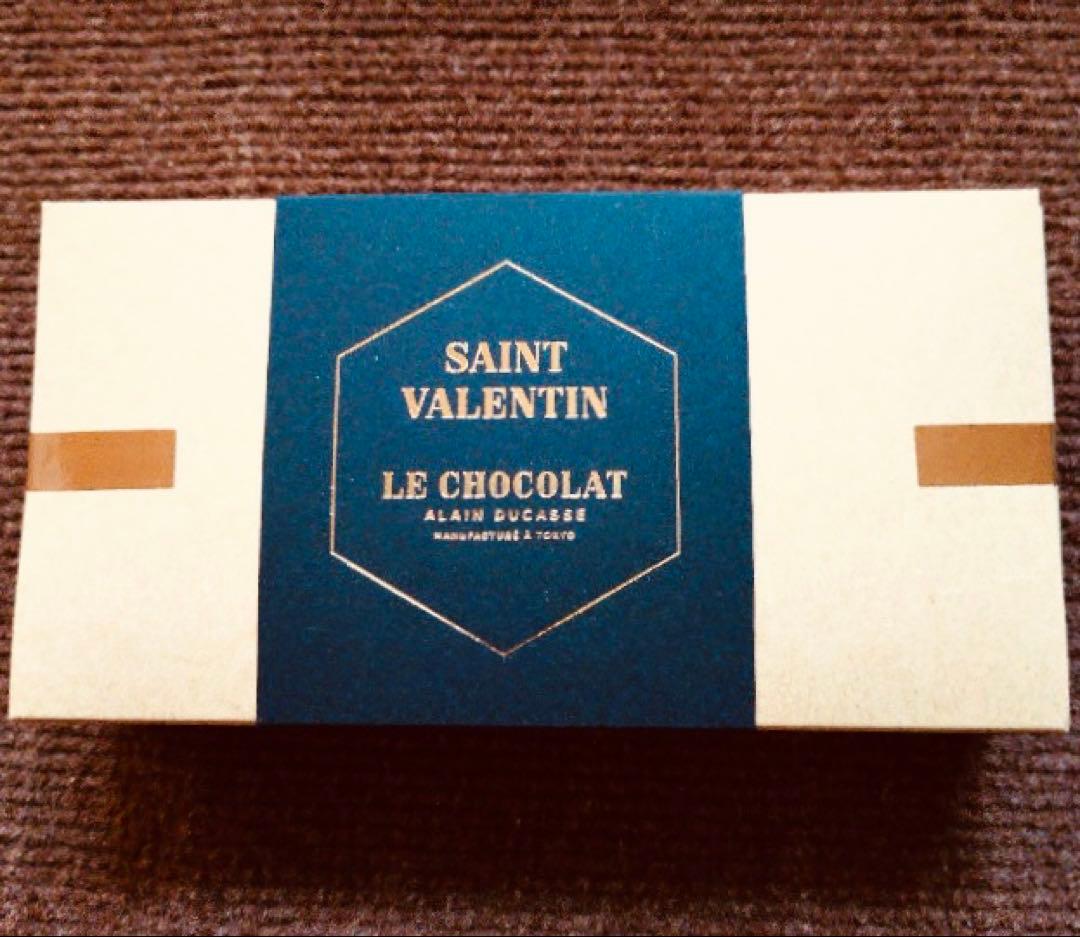 菓子 CHANEL\"VALENTIN\"CHOCOLAT BY ALAINDUCASSE