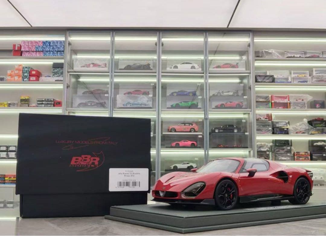 新品希少 BBR 1/18 アルファ ロメオ 33 Stradale ミニカー