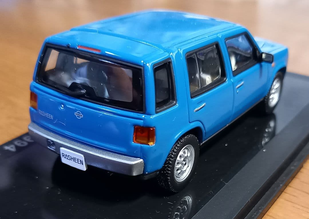 中古カー模型　Nissan Rasheen Type I 1994