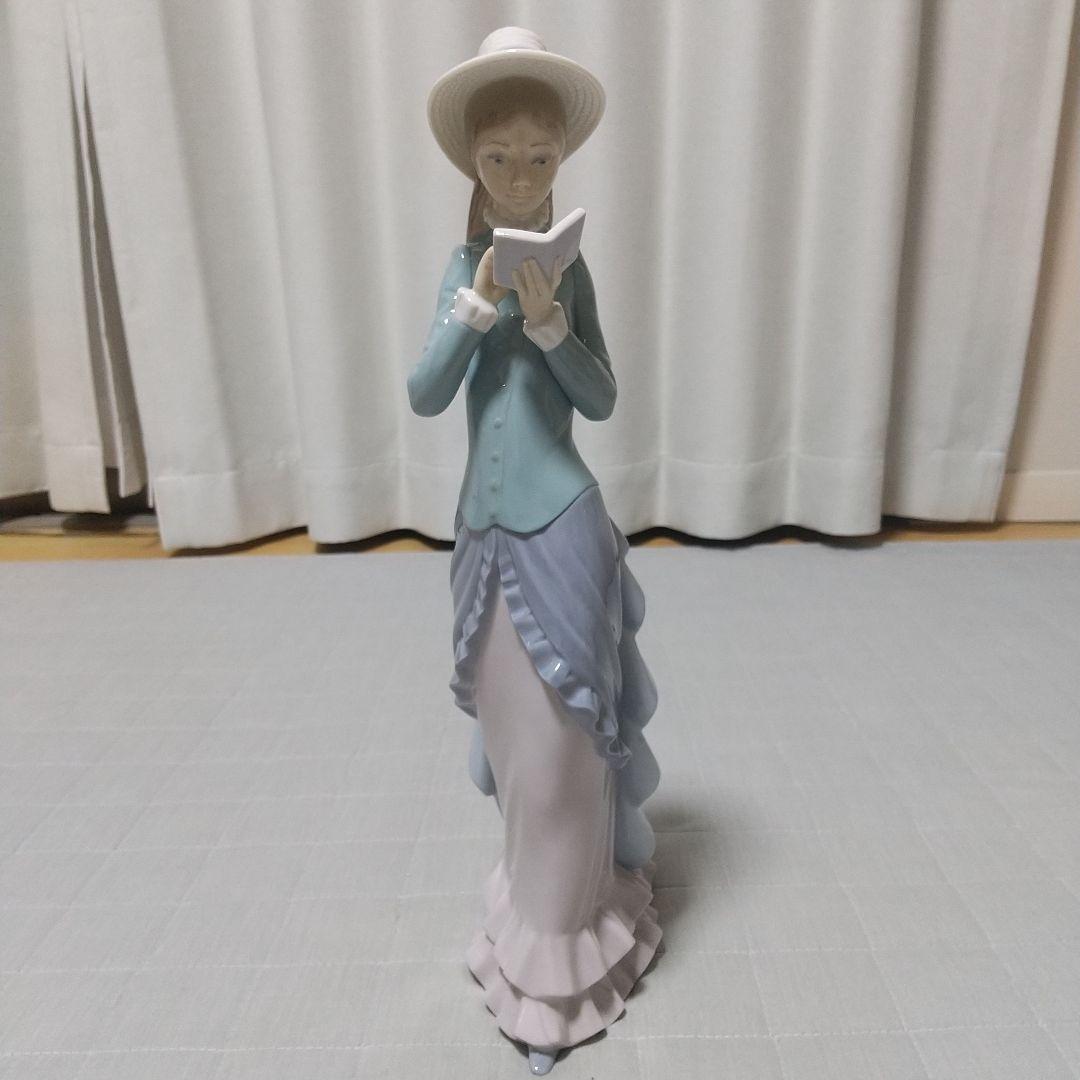 【値下げしました！】リヤドロ 読書をする貴婦人 LLADRO 05000