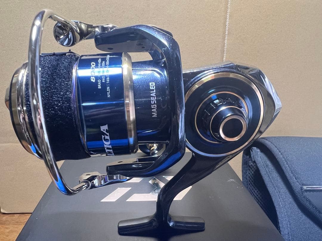 Daiwa SALTIGA 8000-P リール 収納ケース付き