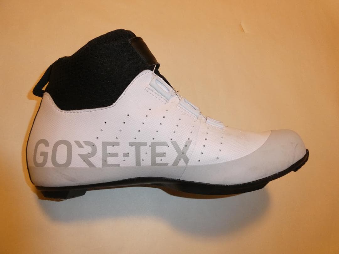 【値下げ】Fizik TEMPO ARTICA GTX 39White/Gray