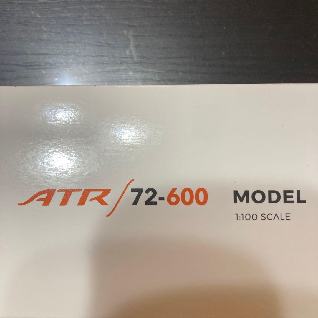ATR 72-600 モデル 1:100 スケール