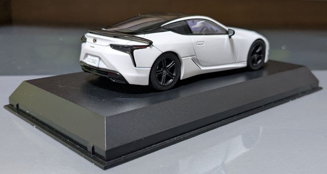 京商 1/43 LEXUS LC500 \"EDGE\"