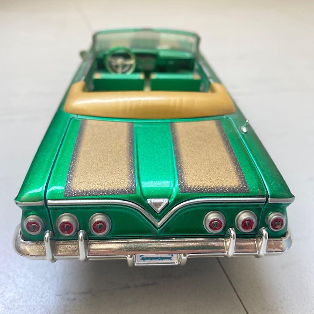 ✯ 1961 IMPALA CONVERTIBLE 1/24