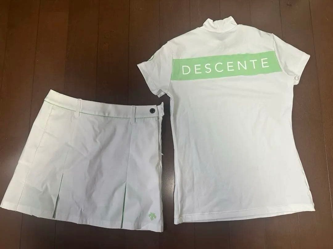 DESCENTE ゴルフウェア ホワイト Sサイズ　上下　春カラー