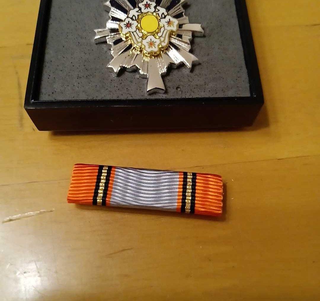 【激レア 美品】第四級防衛功労章 第9号賞詞 防衛記念章 現行タイプ 勲章 徽章