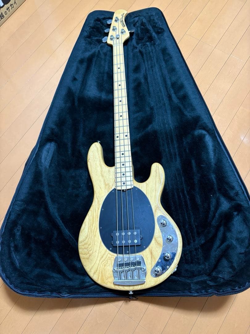 【美品】Music Man StingRay 4弦ベース 純正ケース付