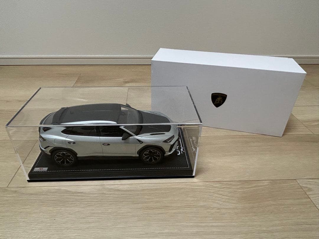 【大幅値下】Lamborghini Urus 1/18 スケールモデル 模型
