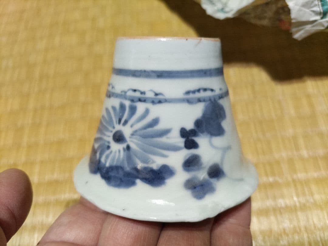 古伊万里　初期様式　広東型　そば猪口　菊絵　生掛け・厚底
