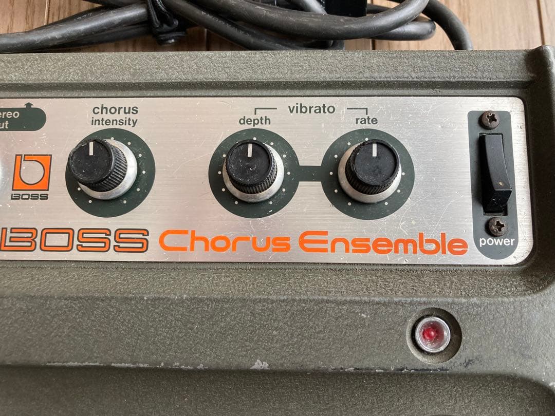 ギター BOSS CE-1