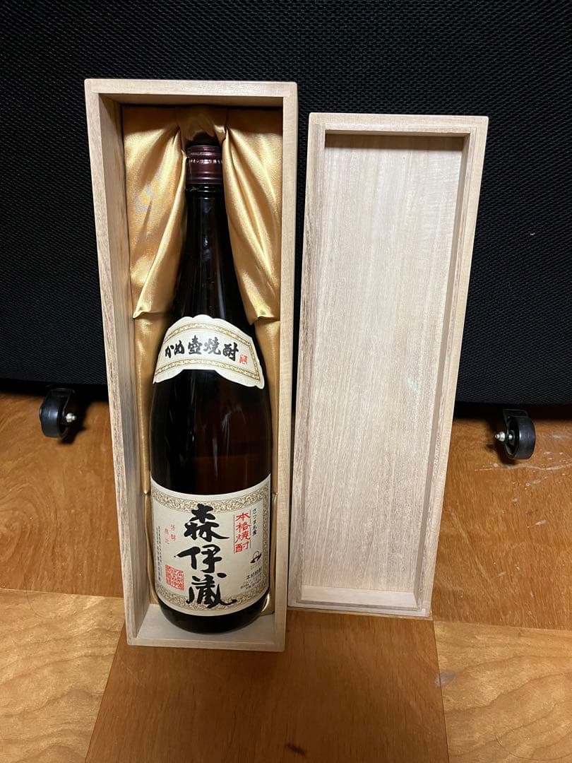 森伊蔵 本格焼酎 1800ml 木箱入り　1.8L　一升瓶