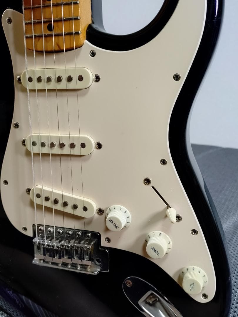 Fender Mexico製ストラトキャスター Squier