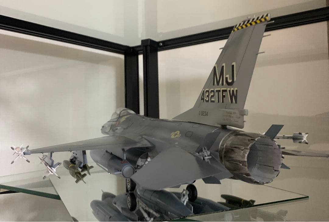 航空機・ヘリコプター F-16A PLUS/C 1/32