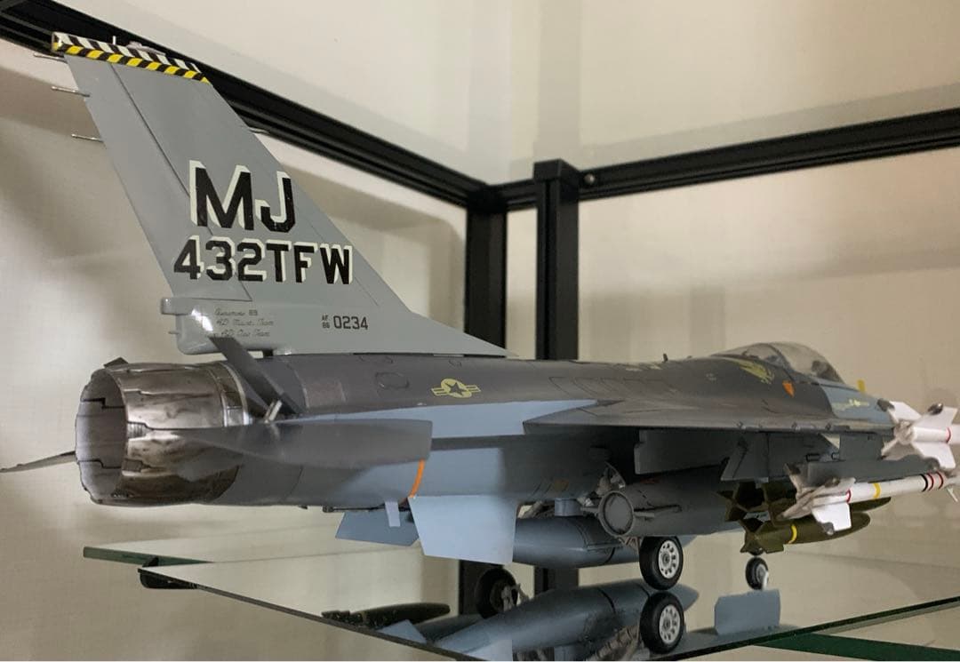 航空機・ヘリコプター F-16A PLUS/C 1/32