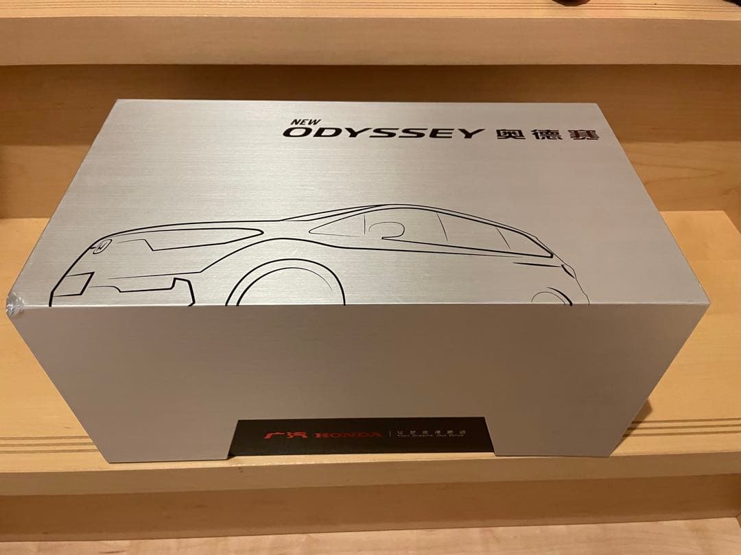 ホンダ ODYSSEY 1/18スケールモデル