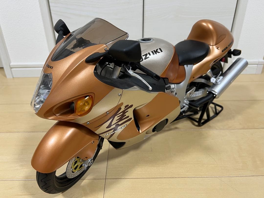 ディアゴスティーニ 1/4 スズキGSX1300R 隼 完成品