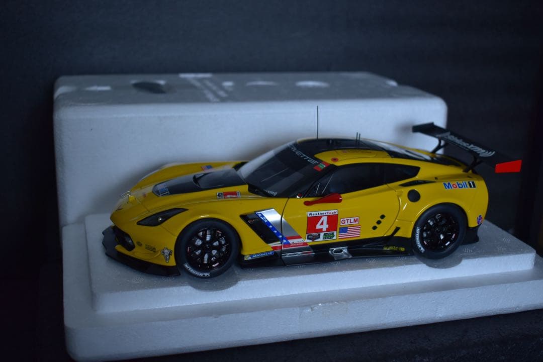 1/18 オートアート シボレー コルベット C7 R LIME ROCK