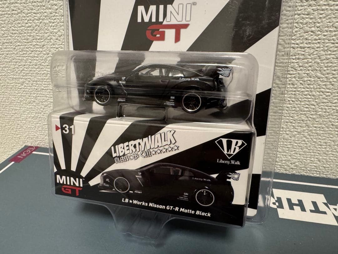 MiniGT LBworks Nissan GTRマットブラック USA