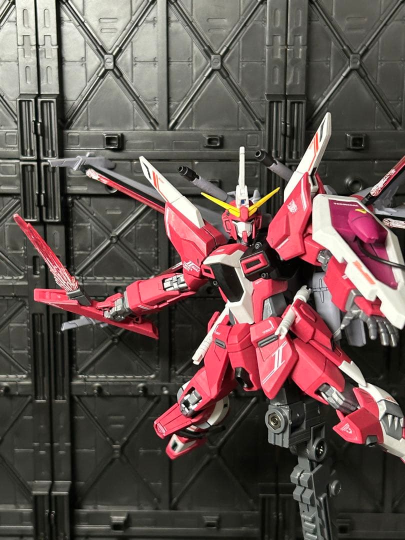 インフィニットジャスティスガンダム弍式　塗装完成品　部分塗装　HG