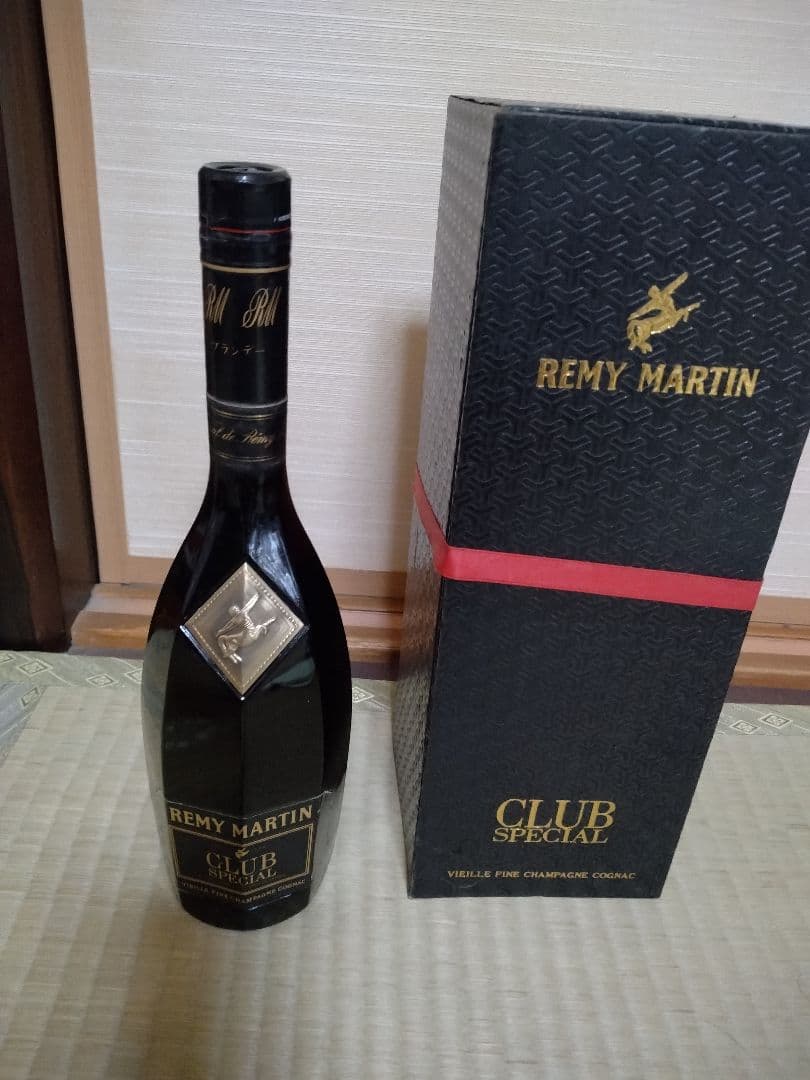ウイスキー REMY MARTIN CLUB SPECIAL 700ml