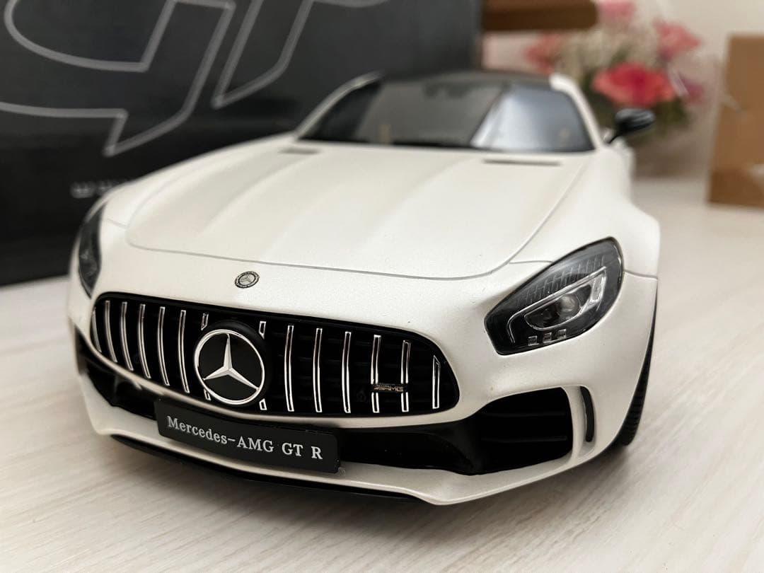 1/18京商 メルセデス AMG GTR