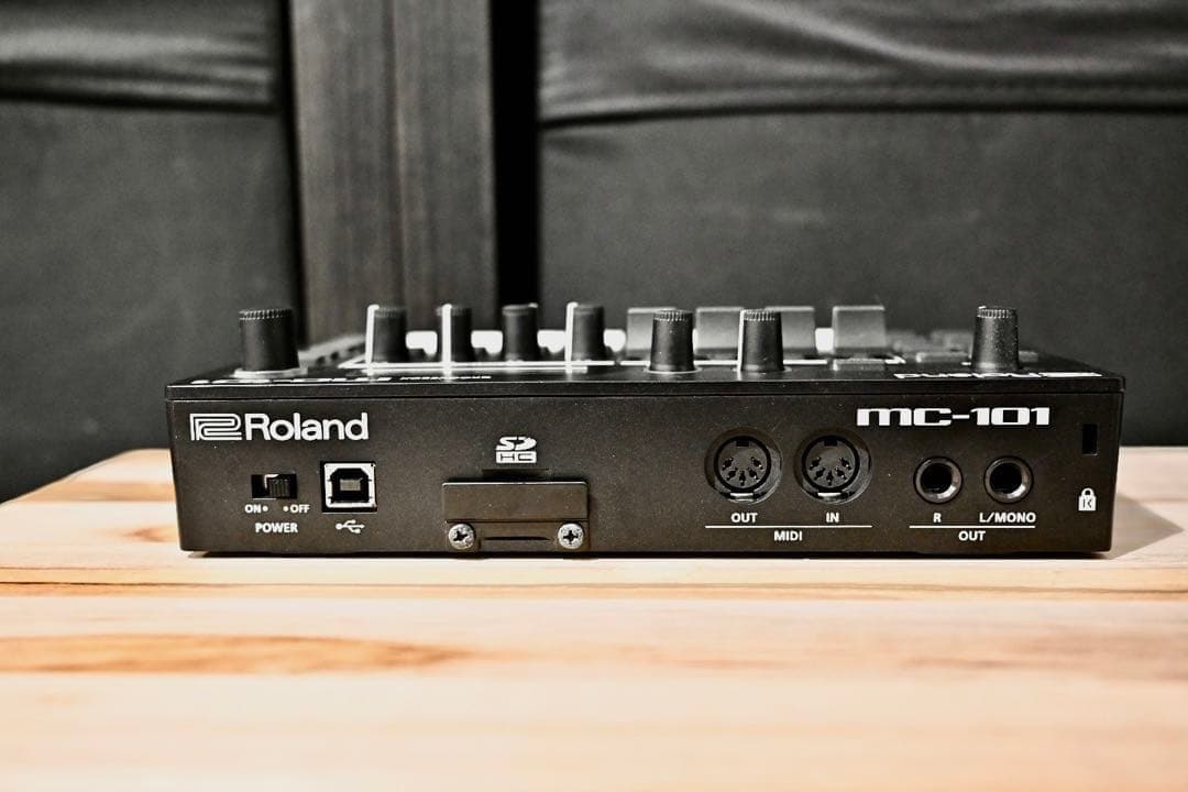 Roland MC-101 グルーブボックス