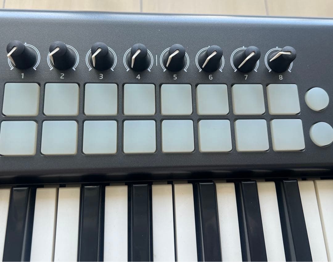 【Novation】 ノベーション Launchkey 61 キーボード