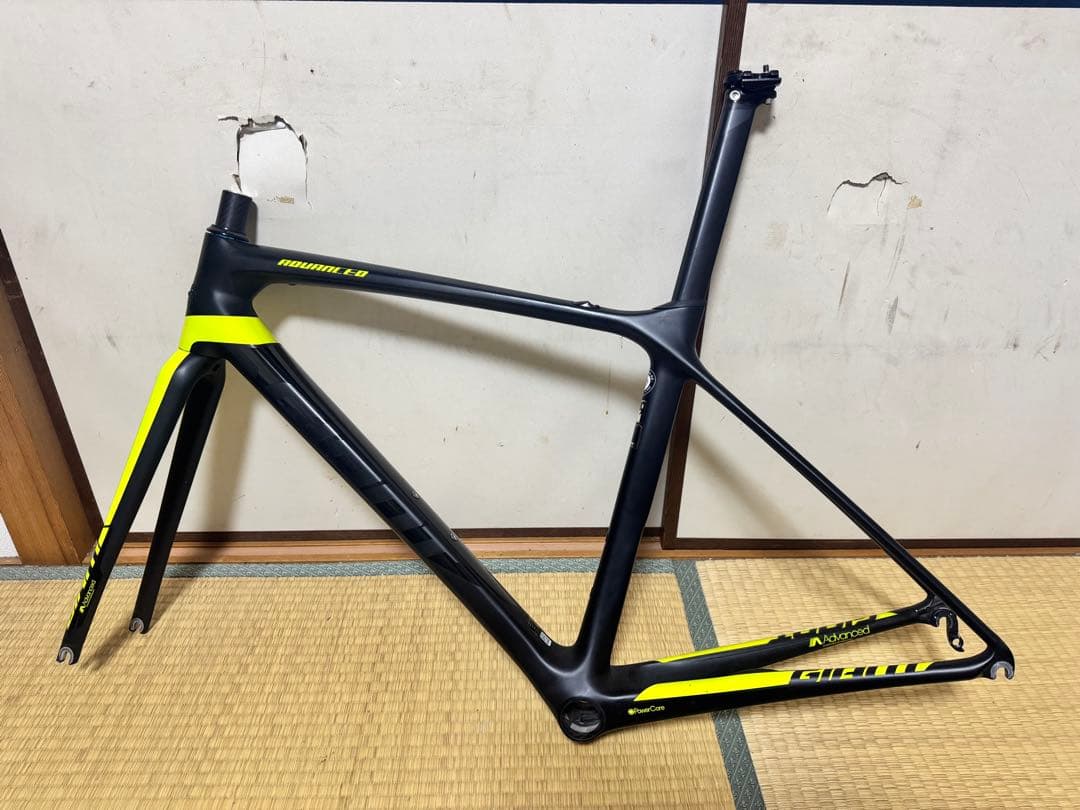 【美品】GIANT TCR ADVANCED PRO 2017 フレームのみ