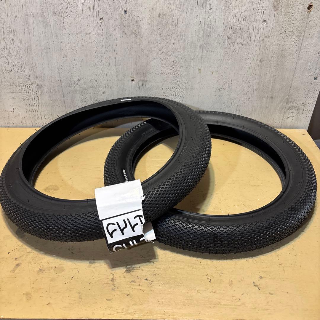 VANS x CULT TIRE BMX タイヤ 16” x 2.3” ブラック