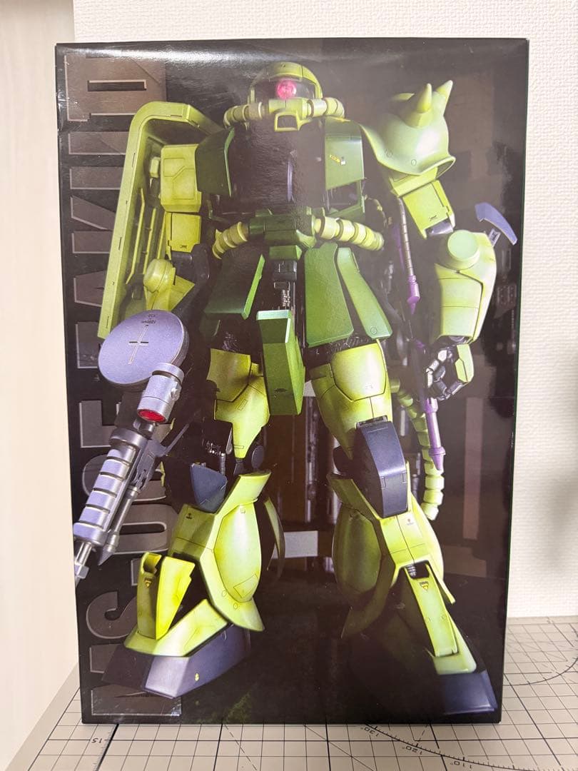 ガンプラ　PG ザクⅡ 完成品